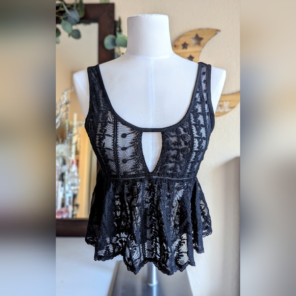 American Rag | Tops | American Rag Embroidered Hilo Crop Top | Poshmark